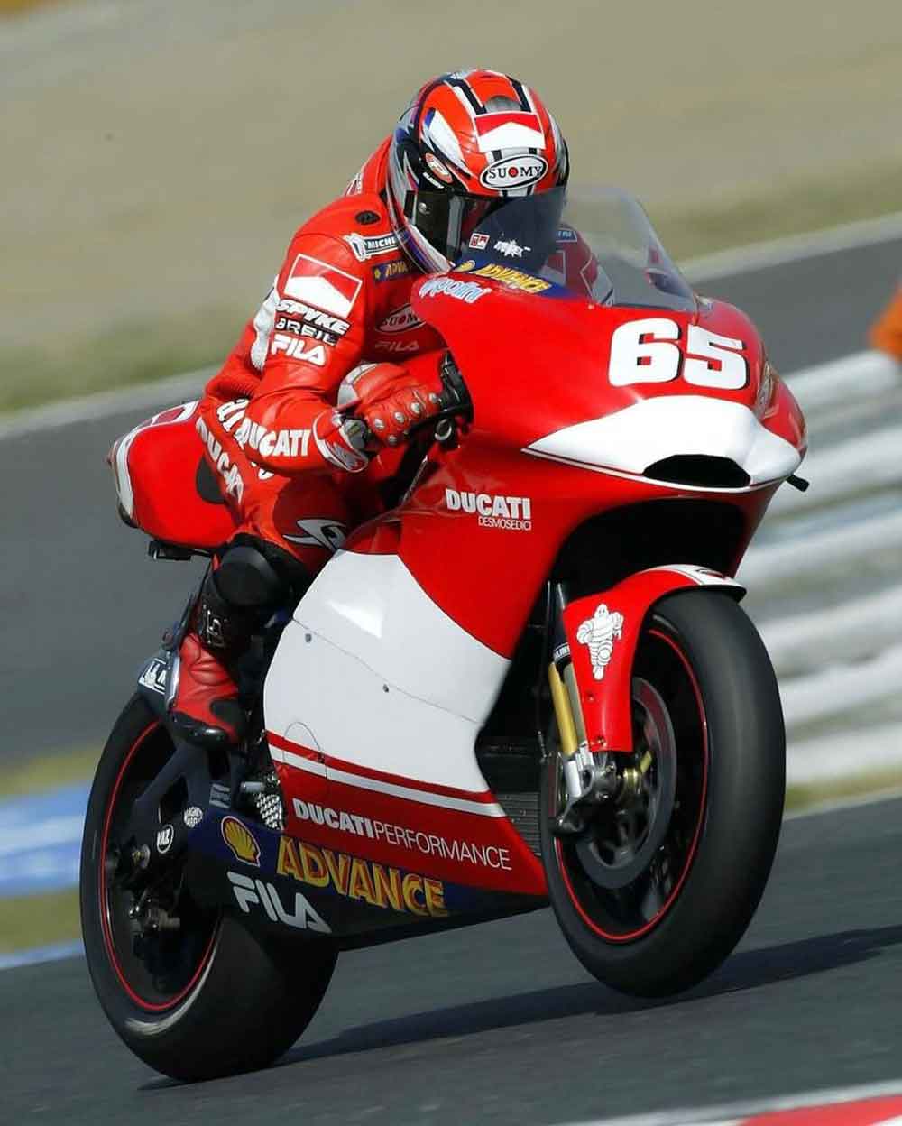The Advancement of the Ducati Desmosedici GP8:A Dashing Symbol - moto ...