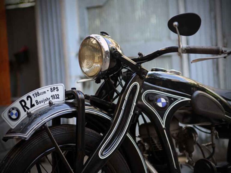 The Classic BMW R 2: A Timeless Motorcycle - moto in world
