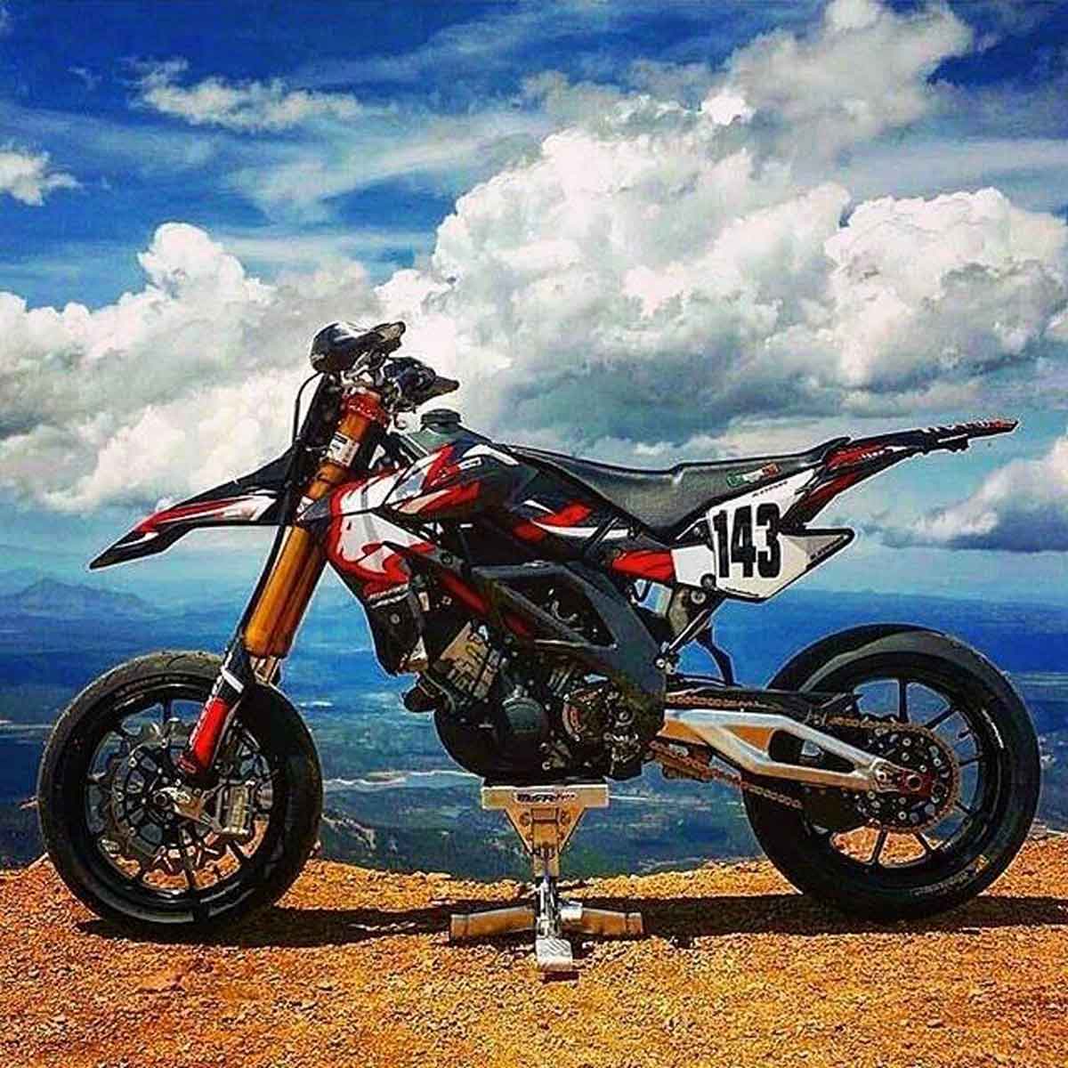 A Review of the Aprilia SXV 550: Unleashing Power and Precision - moto ...