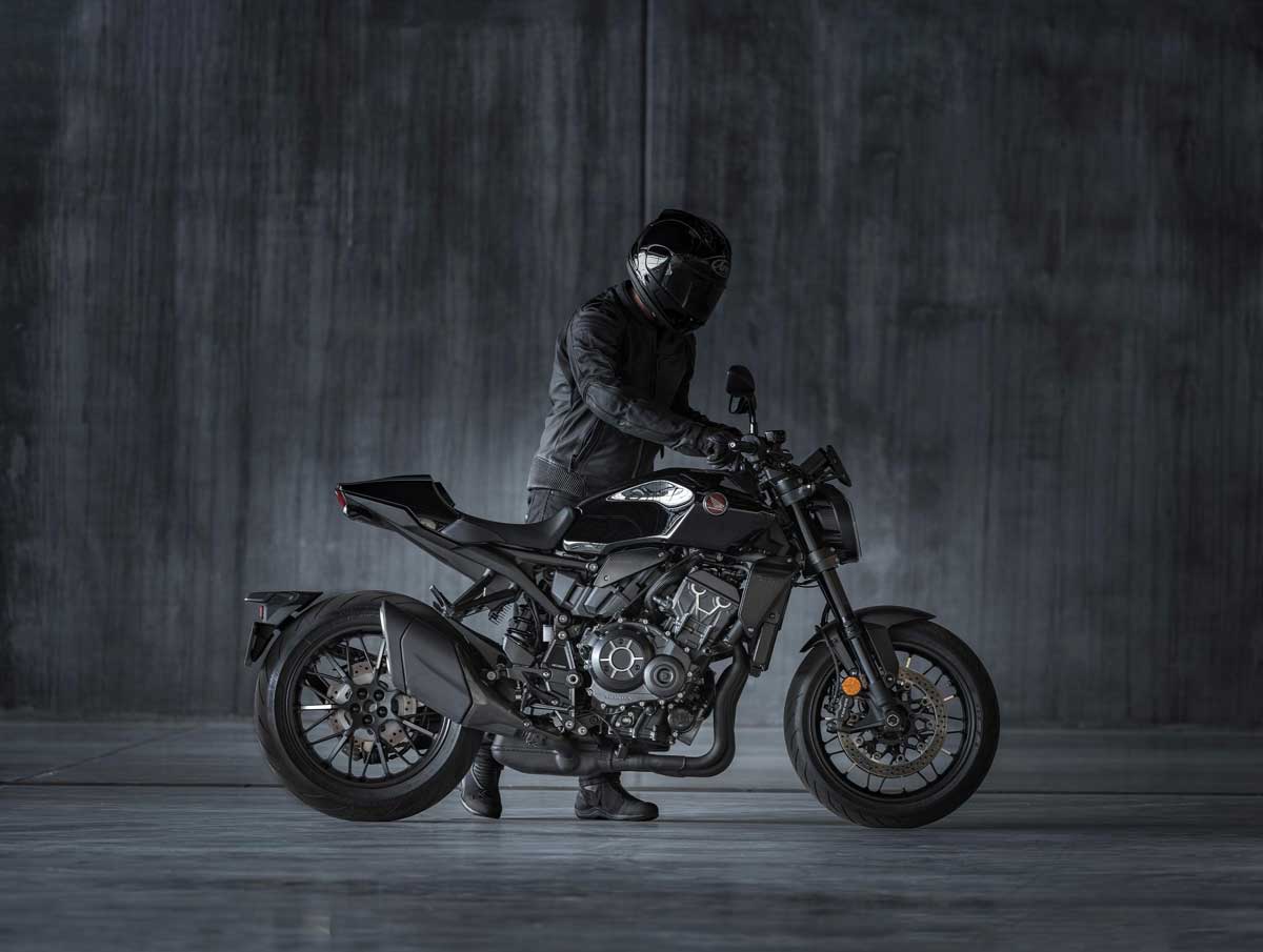 Reviewing the Powerful Honda CB1000R Motorcycle - moto in world