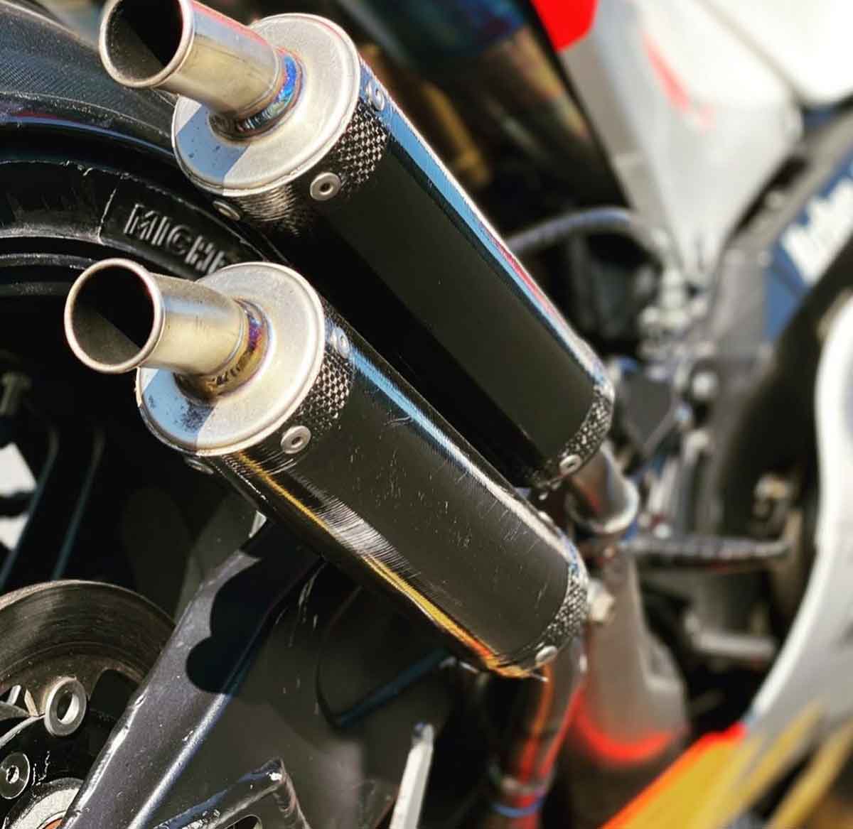 Unleashing the Power of the Yamaha YZR500: A Legendary Racing Machine ...