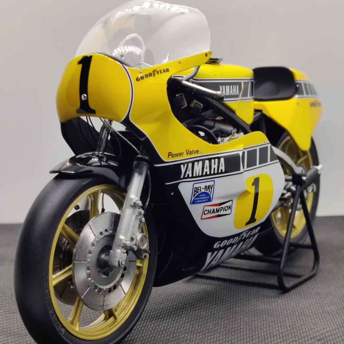 Unleashing the Power of the Yamaha YZR500: A Legendary Racing Machine ...