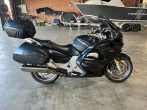 A Comprehensive Review of the Honda ST1300 - moto in world